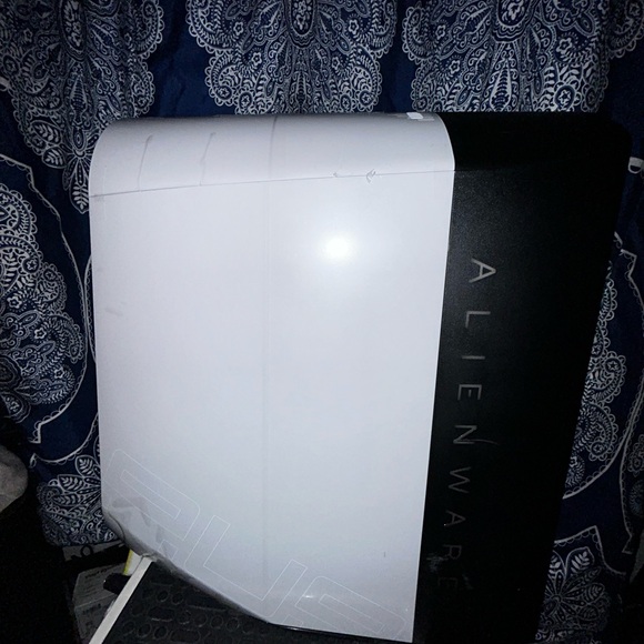 Alienware | Video Games & Consoles | Alienware Black And White Desktop ...